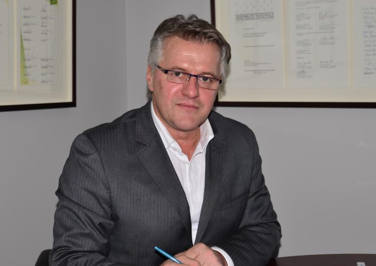 Hôpital de Thetford : Laurent Lessard demeure vigilant - Courrier Frontenac