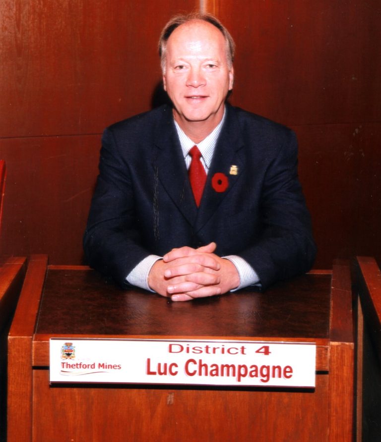 Plainte à la CMQ contre Luc Champagne : une décision d'ici le 14 mai ...