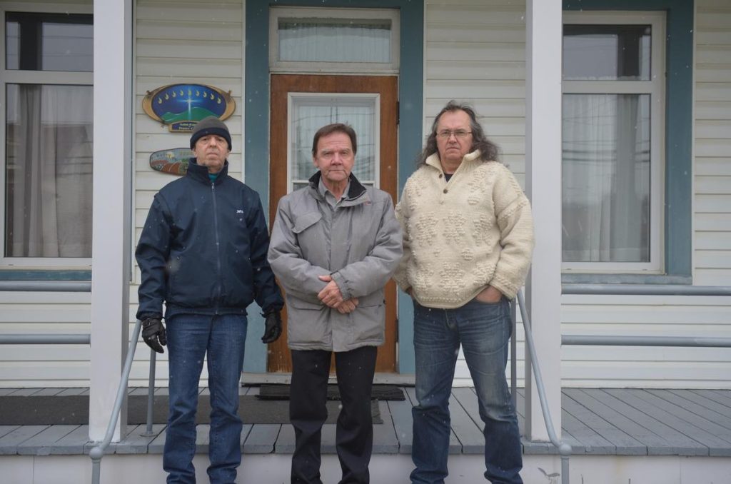 Des victimes de prêtres appellent au boycottage des dons à l'église ...