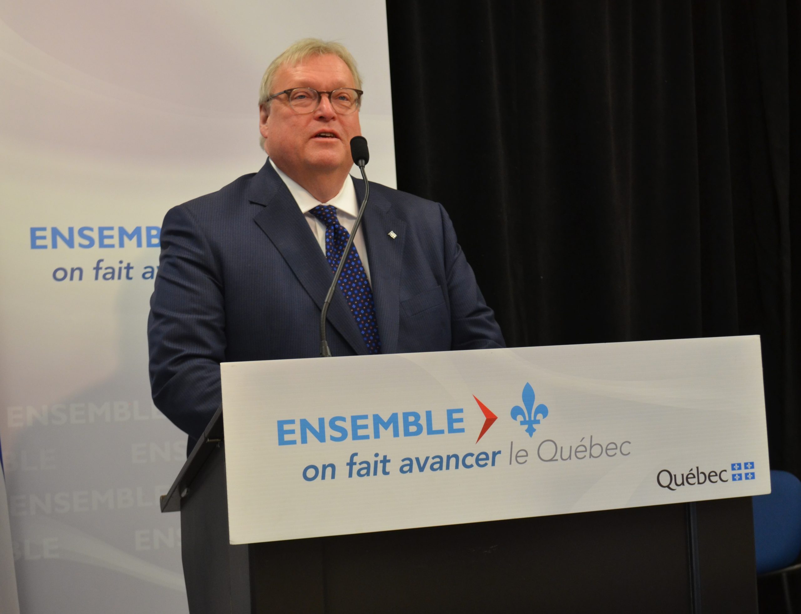 «Je peux m’engager à ce qu’il y ait une réouverture des services en mai ...