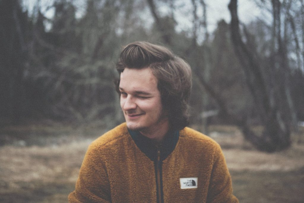 Marc-Antoine Beaudoin sous le chapiteau de la Place des Jeux Desjardins ...