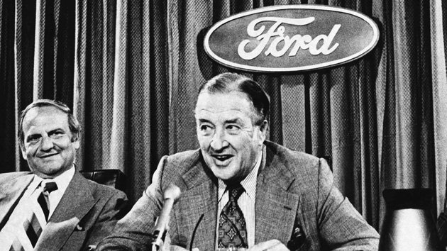 Le 9 septembre 1982 – Henry Ford II prend sa retraite comme président ...