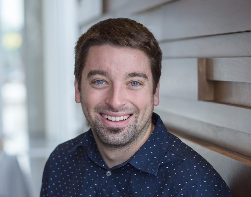 Charles Samson au Bureau de gestion des événements - Courrier Frontenac