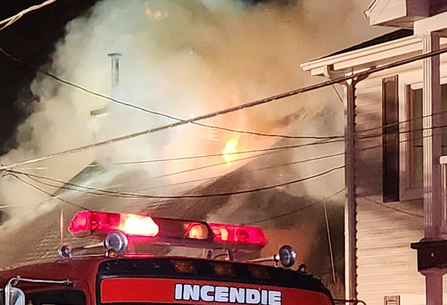 Une résidence détruite par les flammes à East Broughton - Courrier ...