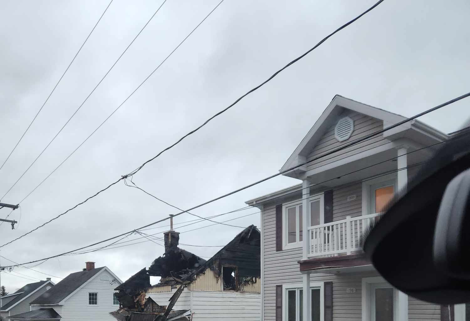 Une résidence détruite par les flammes à East Broughton - Courrier ...