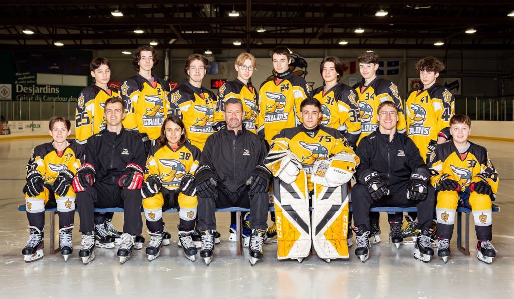 L'équipe M15 D3 des Gaulois championne de la saison - Courrier Frontenac