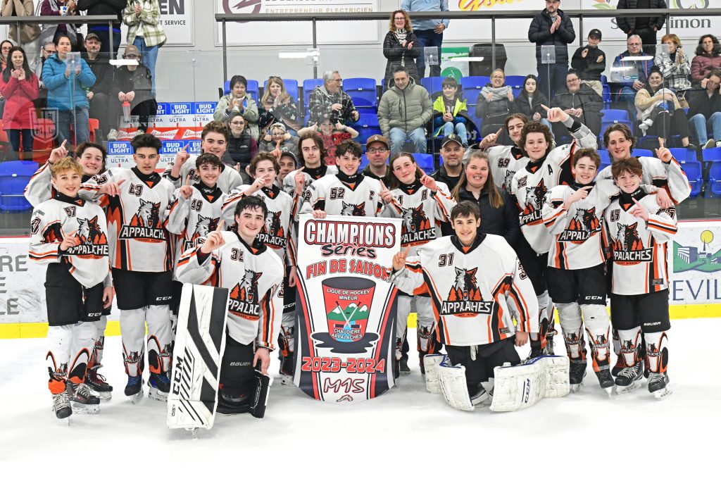 Victoire en finale pour l'équipe Appalaches M15 A - Courrier Frontenac