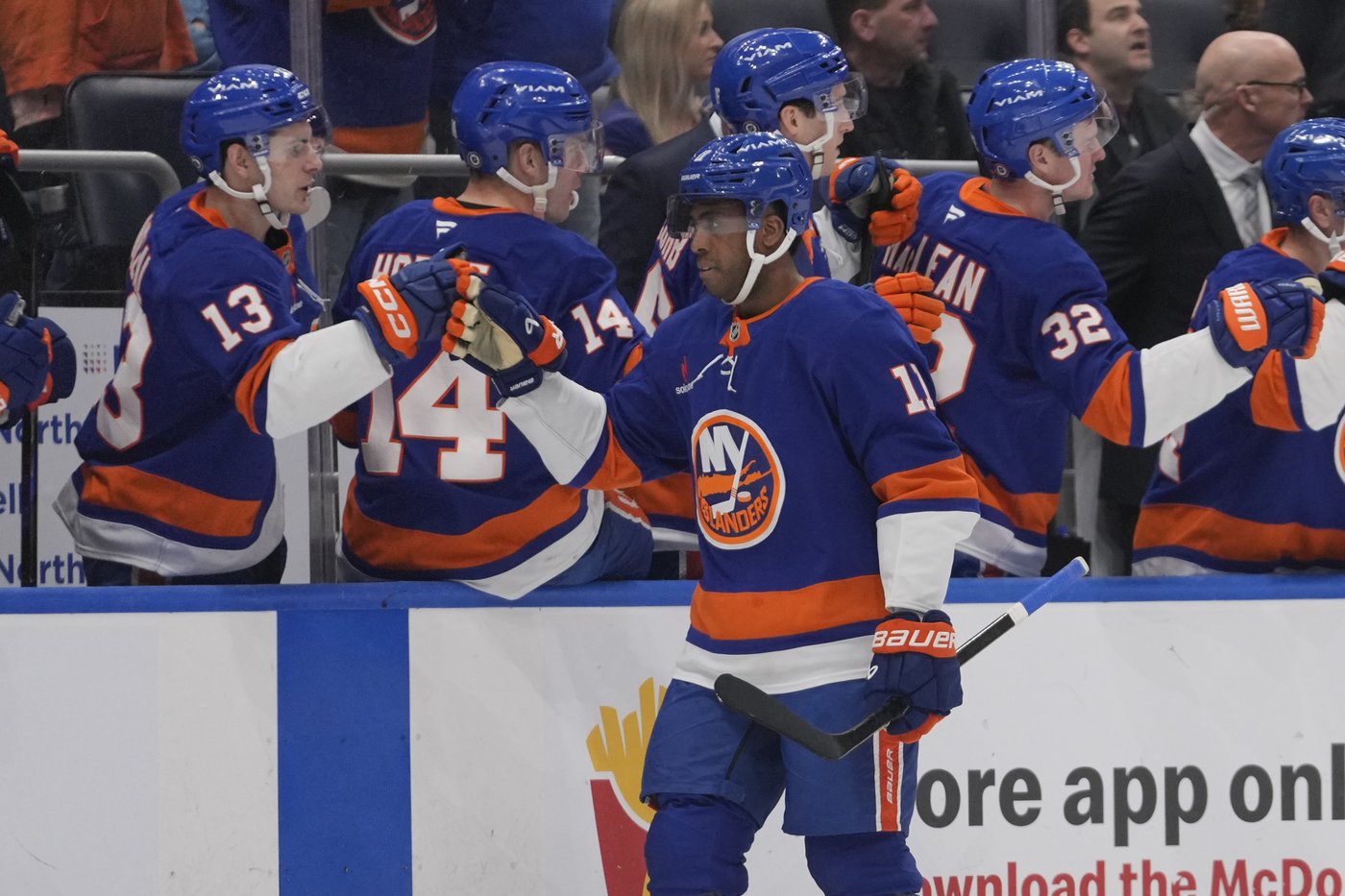 Une troisième victoire de suite pour les Islanders, qui défont les ...